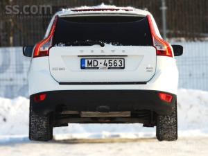 Balts Volvo XC60 2009 Rīga, ar dzinēja tilpumu 2.40 L un nobraukumu 391 tūkst. km par 8400 €, foto 6 vietnē AUTOMOTO.COM.LV