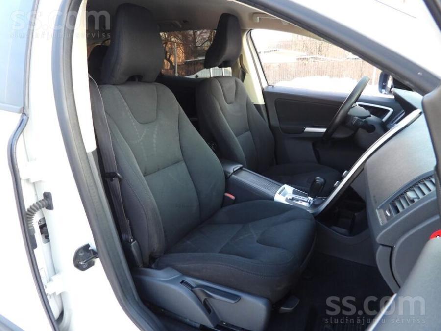 Balts Volvo XC60 2009 Rīga, ar dzinēja tilpumu 2.40 L un nobraukumu 391 tūkst. km par 8400 €, foto 14 vietnē AUTOMOTO.COM.LV