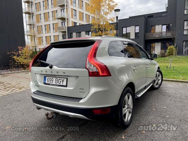 White Volvo XC60 2009 in Tartu, with an engine capacity of 2.40 L and mileage of 290 thousand km for 7399 €, photo 2 on AUTOMOTO.COM.LV