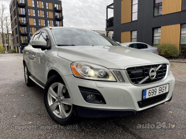 White Volvo XC60 2009 in Tartu, with an engine capacity of 2.40 L and mileage of 290 thousand km for 7399 €, photo 3 on AUTOMOTO.COM.LV