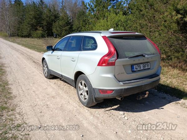 Balts Volvo XC60 2009 Tallina, ar dzinēja tilpumu 2.40 L un nobraukumu 257 tūkst. km par 8700 €, foto 4 vietnē AUTOMOTO.COM.LV