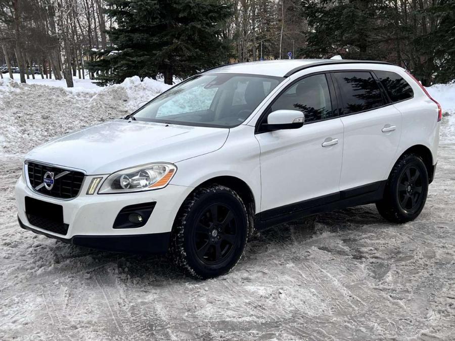 White Volvo XC60 2009 in Klaipeda, with an engine capacity of 2.40 L and mileage of 284 thousand km for 5500 €, photo 6 on AUTOMOTO.COM.LV