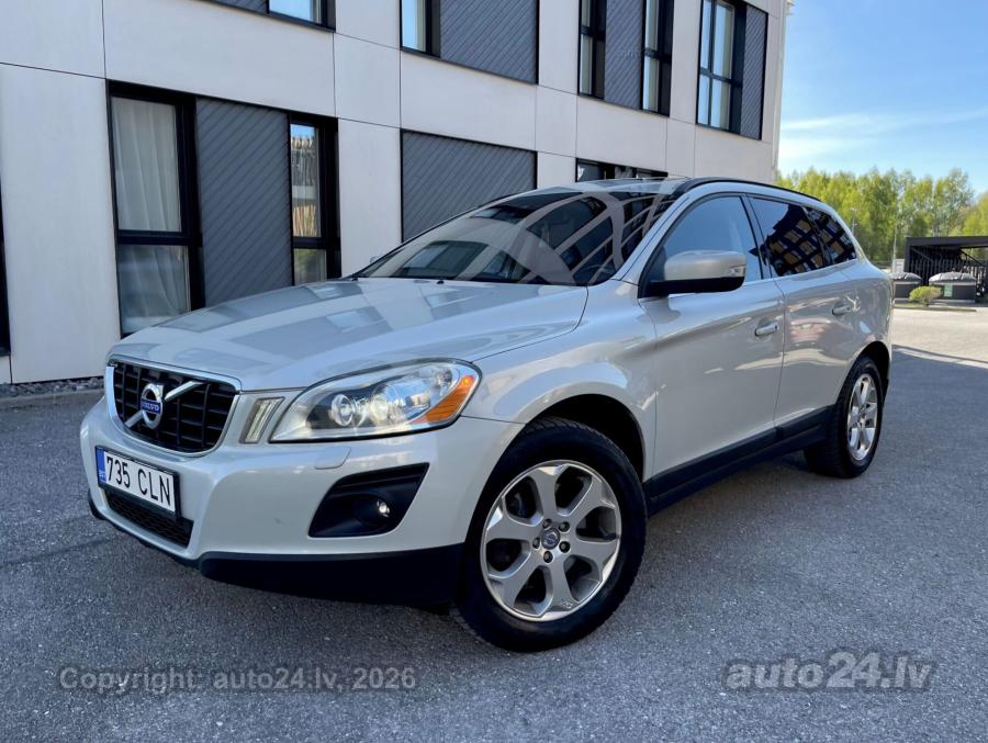 Balts Volvo XC60 2009 Tartu, ar dzinēja tilpumu 2.40 L un nobraukumu 270 tūkst. km par 7399 €, foto 1 vietnē AUTOMOTO.COM.LV