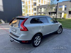 Balts Volvo XC60 2009 Tartu, ar dzinēja tilpumu 2.40 L un nobraukumu 270 tūkst. km par 7399 €, foto 3 vietnē AUTOMOTO.COM.LV
