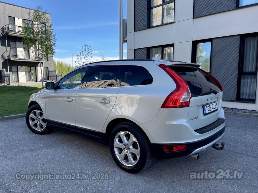 Balts Volvo XC60 2009 Tartu, ar dzinēja tilpumu 2.40 L un nobraukumu 270 tūkst. km par 7399 €, foto 5 vietnē AUTOMOTO.COM.LV
