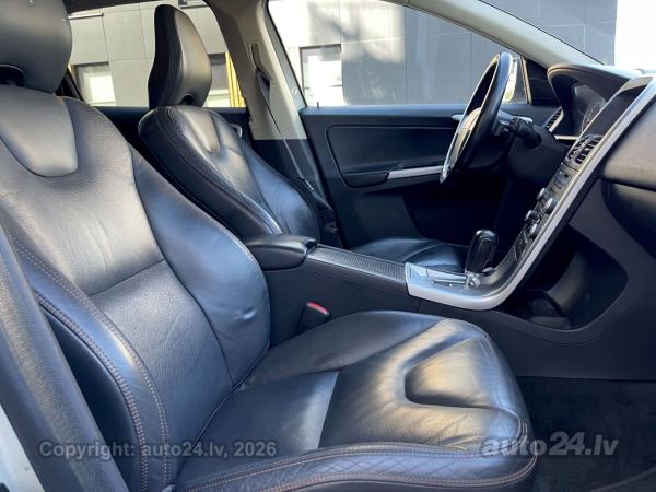 Balts Volvo XC60 2009 Tartu, ar dzinēja tilpumu 2.40 L un nobraukumu 270 tūkst. km par 7399 €, foto 9 vietnē AUTOMOTO.COM.LV