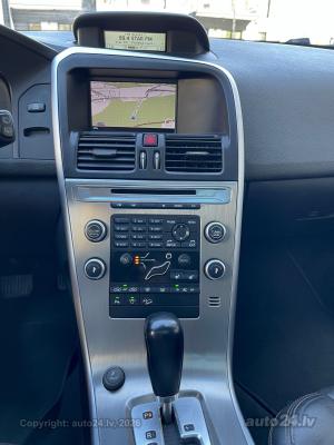 Balts Volvo XC60 2009 Tartu, ar dzinēja tilpumu 2.40 L un nobraukumu 270 tūkst. km par 7399 €, foto 15 vietnē AUTOMOTO.COM.LV