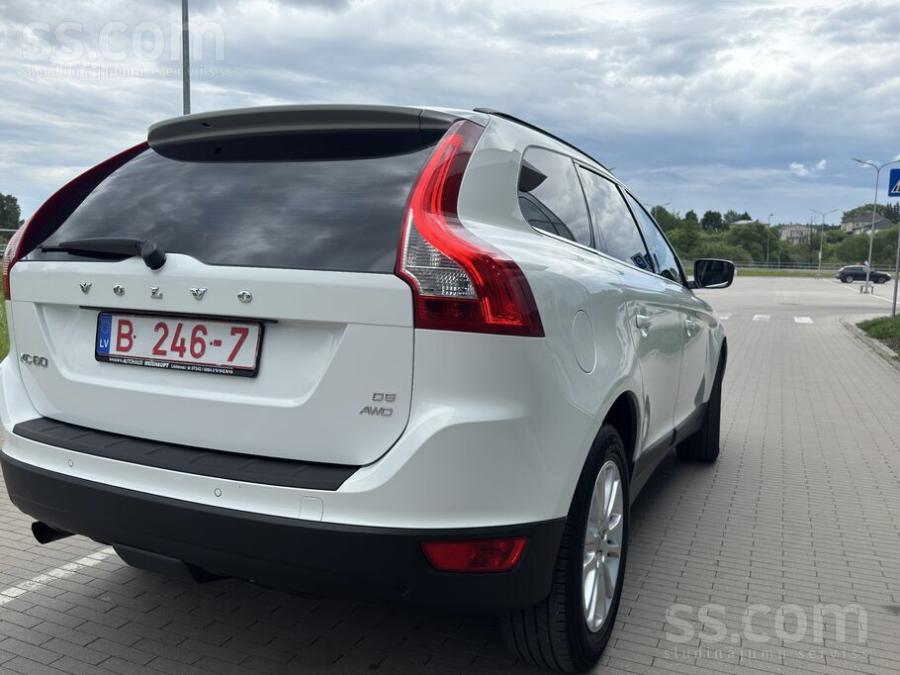Balts Volvo XC60 2009 Rēzekne, ar dzinēja tilpumu 2.40 L un nobraukumu 275 tūkst. km par 7900 €, foto 5 vietnē AUTOMOTO.COM.LV