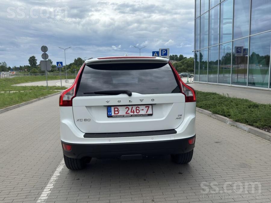 Balts Volvo XC60 2009 Rēzekne, ar dzinēja tilpumu 2.40 L un nobraukumu 275 tūkst. km par 7900 €, foto 7 vietnē AUTOMOTO.COM.LV