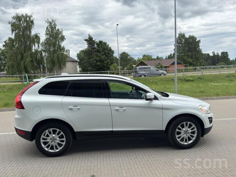 Balts Volvo XC60 2009 Rēzekne, ar dzinēja tilpumu 2.40 L un nobraukumu 275 tūkst. km par 7900 €, foto 8 vietnē AUTOMOTO.COM.LV