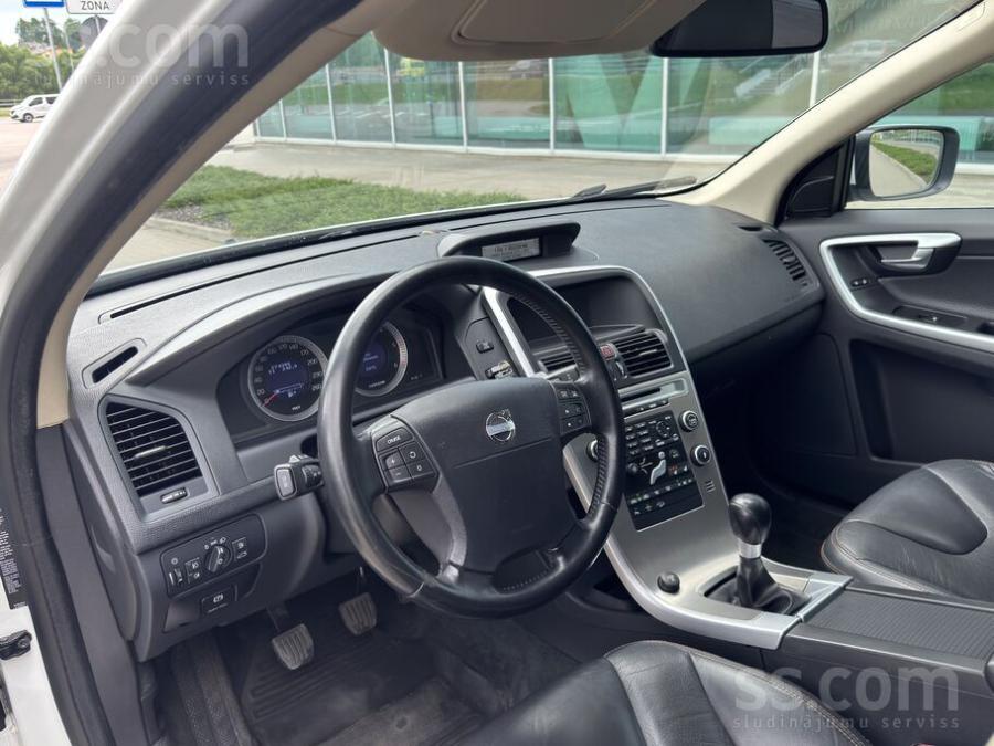 Balts Volvo XC60 2009 Rēzekne, ar dzinēja tilpumu 2.40 L un nobraukumu 275 tūkst. km par 7900 €, foto 10 vietnē AUTOMOTO.COM.LV