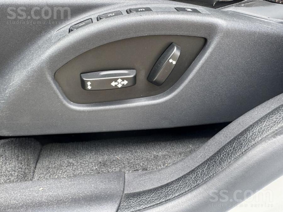 Balts Volvo XC60 2009 Rēzekne, ar dzinēja tilpumu 2.40 L un nobraukumu 275 tūkst. km par 7900 €, foto 12 vietnē AUTOMOTO.COM.LV