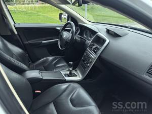 Balts Volvo XC60 2009 Rēzekne, ar dzinēja tilpumu 2.40 L un nobraukumu 275 tūkst. km par 7900 €, foto 15 vietnē AUTOMOTO.COM.LV