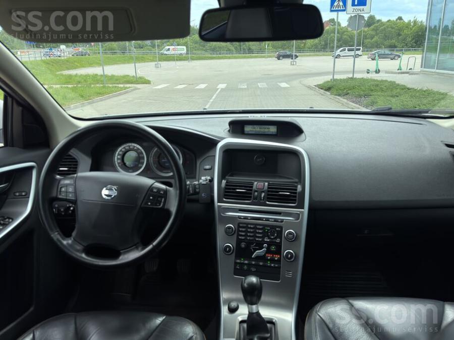 Balts Volvo XC60 2009 Rēzekne, ar dzinēja tilpumu 2.40 L un nobraukumu 275 tūkst. km par 7900 €, foto 16 vietnē AUTOMOTO.COM.LV
