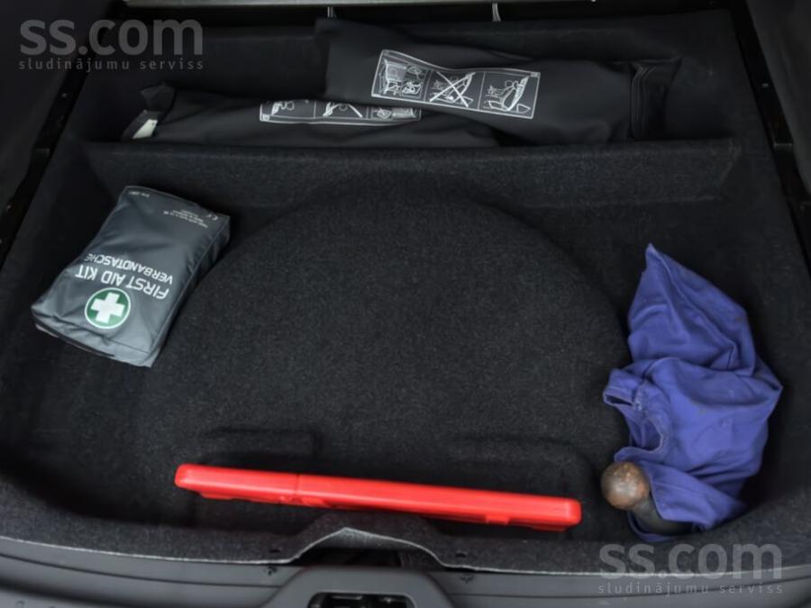 Balts Volvo XC60 2009 Rēzekne, ar dzinēja tilpumu 2.40 L un nobraukumu 275 tūkst. km par 7900 €, foto 17 vietnē AUTOMOTO.COM.LV