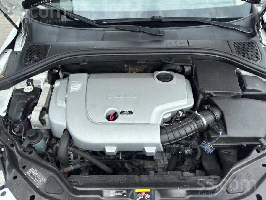 Balts Volvo XC60 2009 Rēzekne, ar dzinēja tilpumu 2.40 L un nobraukumu 275 tūkst. km par 7900 €, foto 18 vietnē AUTOMOTO.COM.LV