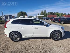 Balts Volvo XC60 2009 Rīga, ar dzinēja tilpumu 2.40 L un nobraukumu 324 tūkst. km par 8195 €, foto 3 vietnē AUTOMOTO.COM.LV