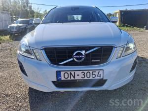 Balts Volvo XC60 2009 Rīga, ar dzinēja tilpumu 2.40 L un nobraukumu 324 tūkst. km par 8195 €, foto 5 vietnē AUTOMOTO.COM.LV
