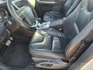 Balts Volvo XC60 2009 Rīga, ar dzinēja tilpumu 2.40 L un nobraukumu 324 tūkst. km par 8195 €, foto 9 vietnē AUTOMOTO.COM.LV