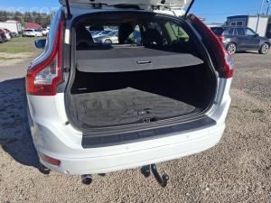 Balts Volvo XC60 2009 Rīga, ar dzinēja tilpumu 2.40 L un nobraukumu 324 tūkst. km par 8195 €, foto 13 vietnē AUTOMOTO.COM.LV