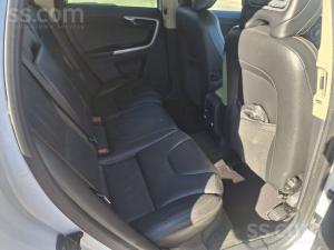 Balts Volvo XC60 2009 Rīga, ar dzinēja tilpumu 2.40 L un nobraukumu 324 tūkst. km par 8195 €, foto 14 vietnē AUTOMOTO.COM.LV