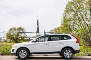 Balts Volvo XC60 2009 Rīga, ar dzinēja tilpumu 2.40 L un nobraukumu 373 tūkst. km par 7290 €, foto 5 vietnē AUTOMOTO.COM.LV