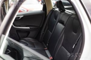 Balts Volvo XC60 2009 Rīga, ar dzinēja tilpumu 2.40 L un nobraukumu 373 tūkst. km par 7290 €, foto 11 vietnē AUTOMOTO.COM.LV