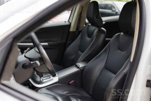 Balts Volvo XC60 2009 Rīga, ar dzinēja tilpumu 2.40 L un nobraukumu 373 tūkst. km par 7290 €, foto 12 vietnē AUTOMOTO.COM.LV