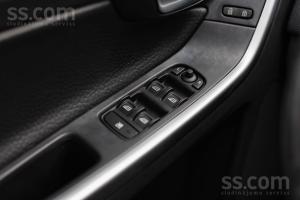 Balts Volvo XC60 2009 Rīga, ar dzinēja tilpumu 2.40 L un nobraukumu 373 tūkst. km par 7290 €, foto 13 vietnē AUTOMOTO.COM.LV