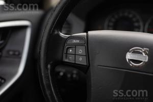 Balts Volvo XC60 2009 Rīga, ar dzinēja tilpumu 2.40 L un nobraukumu 373 tūkst. km par 7290 €, foto 15 vietnē AUTOMOTO.COM.LV