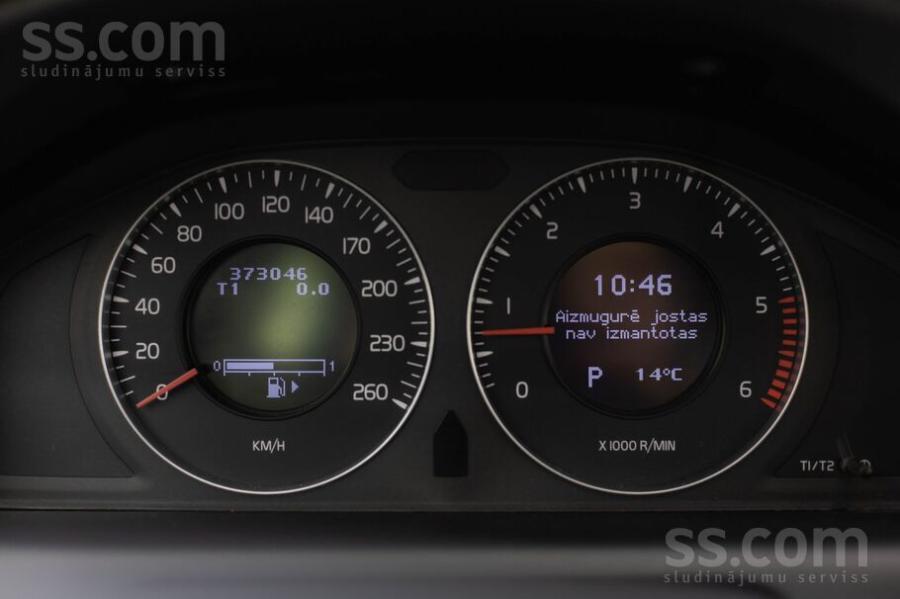 Balts Volvo XC60 2009 Rīga, ar dzinēja tilpumu 2.40 L un nobraukumu 373 tūkst. km par 7290 €, foto 16 vietnē AUTOMOTO.COM.LV