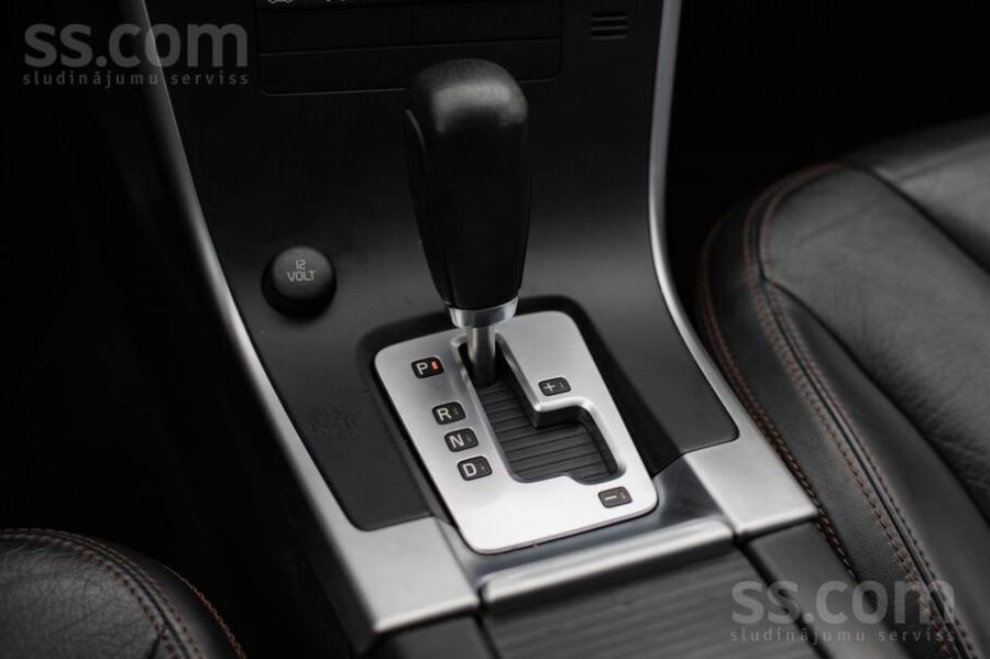 Balts Volvo XC60 2009 Rīga, ar dzinēja tilpumu 2.40 L un nobraukumu 373 tūkst. km par 7290 €, foto 20 vietnē AUTOMOTO.COM.LV