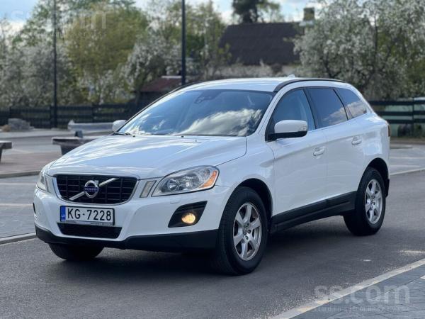 Balts Volvo XC60 2009 Valmiera, ar dzinēja tilpumu 2.40 L un nobraukumu 319 tūkst. km par 5390 €, foto 1 vietnē AUTOMOTO.COM.LV
