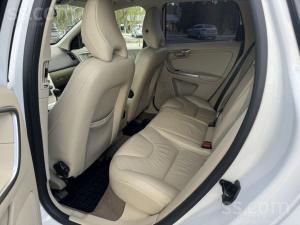 White Volvo XC60 2009 in Valmiera, with an engine capacity of 2.40 L and mileage of 319 thousand km for 5390 €, photo 17 on AUTOMOTO.COM.LV
