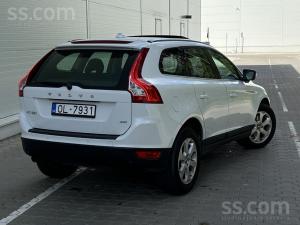 Balts Volvo XC60 2009 Rīga, ar dzinēja tilpumu 2.40 L un nobraukumu 0 tūkst. km par 8650 €, foto 6 vietnē AUTOMOTO.COM.LV
