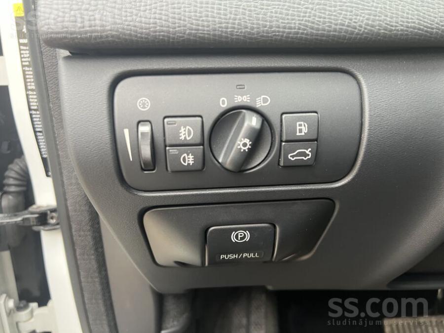 Balts Volvo XC60 2009 Rīga, ar dzinēja tilpumu 2.40 L un nobraukumu 0 tūkst. km par 8650 €, foto 22 vietnē AUTOMOTO.COM.LV