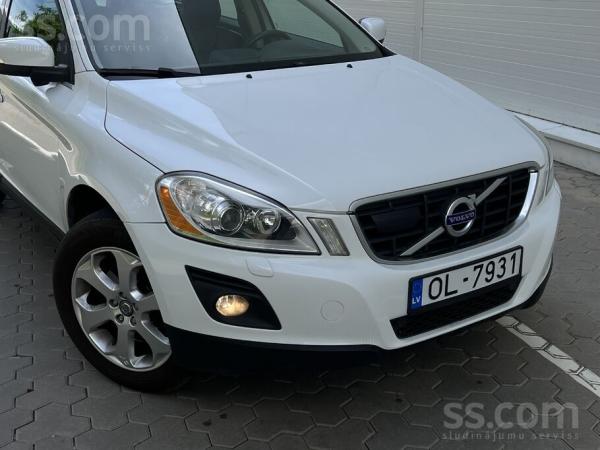 Balts Volvo XC60 2009 Rīga, ar dzinēja tilpumu 2.40 L un nobraukumu 0 tūkst. km par 8590 €, foto 4 vietnē AUTOMOTO.COM.LV