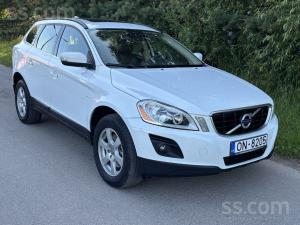 Balts Volvo XC60 2009 Jēkabpils, ar dzinēja tilpumu 2.40 L un nobraukumu 326 tūkst. km par 7700 €, foto 1 vietnē AUTOMOTO.COM.LV