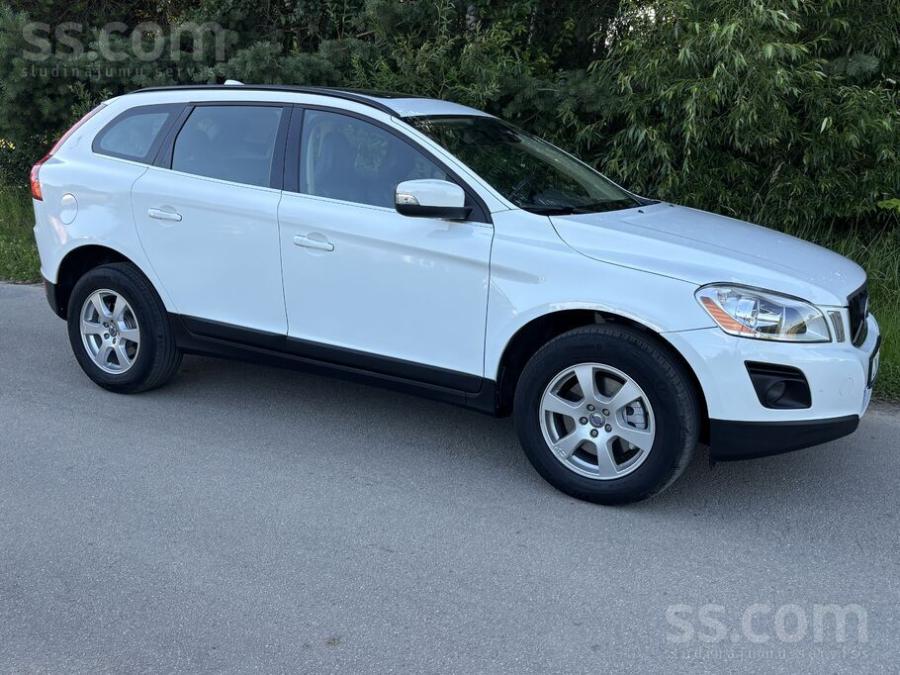 Balts Volvo XC60 2009 Jēkabpils, ar dzinēja tilpumu 2.40 L un nobraukumu 326 tūkst. km par 7700 €, foto 3 vietnē AUTOMOTO.COM.LV