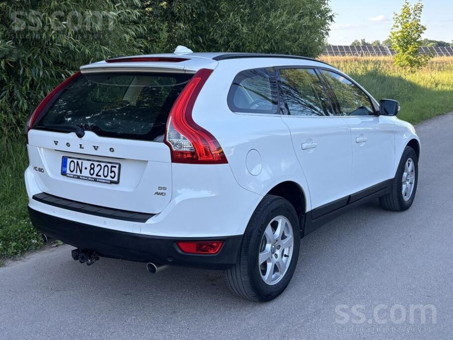 Balts Volvo XC60 2009 Jēkabpils, ar dzinēja tilpumu 2.40 L un nobraukumu 326 tūkst. km par 7700 €, foto 5 vietnē AUTOMOTO.COM.LV