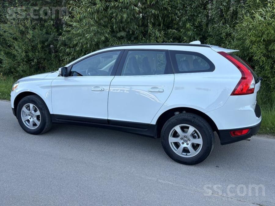 Balts Volvo XC60 2009 Jēkabpils, ar dzinēja tilpumu 2.40 L un nobraukumu 326 tūkst. km par 7700 €, foto 7 vietnē AUTOMOTO.COM.LV