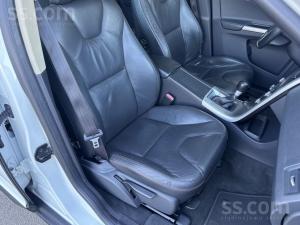 Balts Volvo XC60 2009 Jēkabpils, ar dzinēja tilpumu 2.40 L un nobraukumu 326 tūkst. km par 7700 €, foto 17 vietnē AUTOMOTO.COM.LV