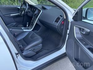 Balts Volvo XC60 2009 Jēkabpils, ar dzinēja tilpumu 2.40 L un nobraukumu 326 tūkst. km par 7700 €, foto 18 vietnē AUTOMOTO.COM.LV