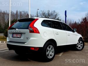 Balts Volvo XC60 2009 Rīga, ar dzinēja tilpumu 2.40 L un nobraukumu 199 tūkst. km par 7900 €, foto 3 vietnē AUTOMOTO.COM.LV