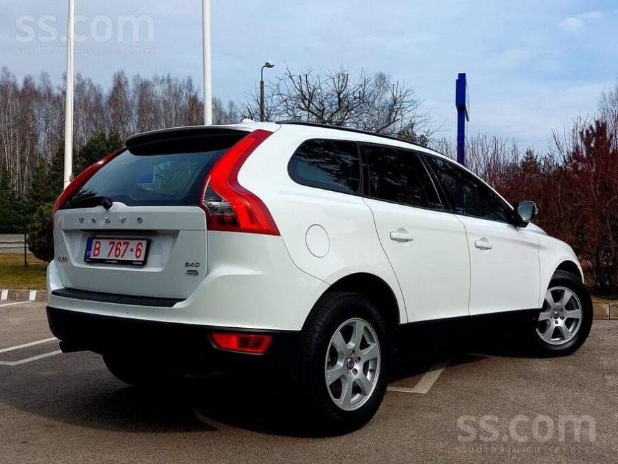 Balts Volvo XC60 2009 Rīga, ar dzinēja tilpumu 2.40 L un nobraukumu 199 tūkst. km par 7900 €, foto 3 vietnē AUTOMOTO.COM.LV