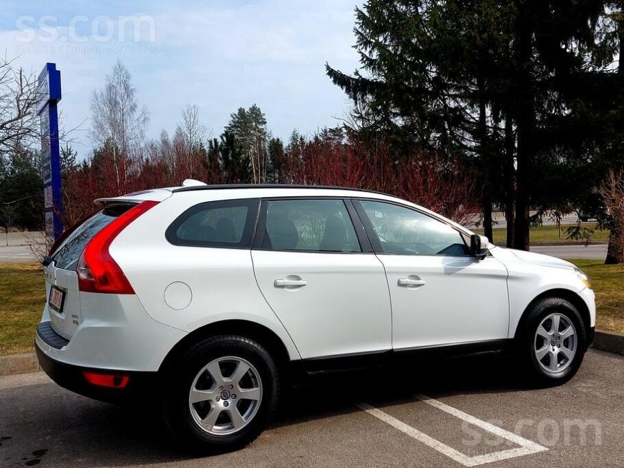 Balts Volvo XC60 2009 Rīga, ar dzinēja tilpumu 2.40 L un nobraukumu 199 tūkst. km par 7900 €, foto 9 vietnē AUTOMOTO.COM.LV