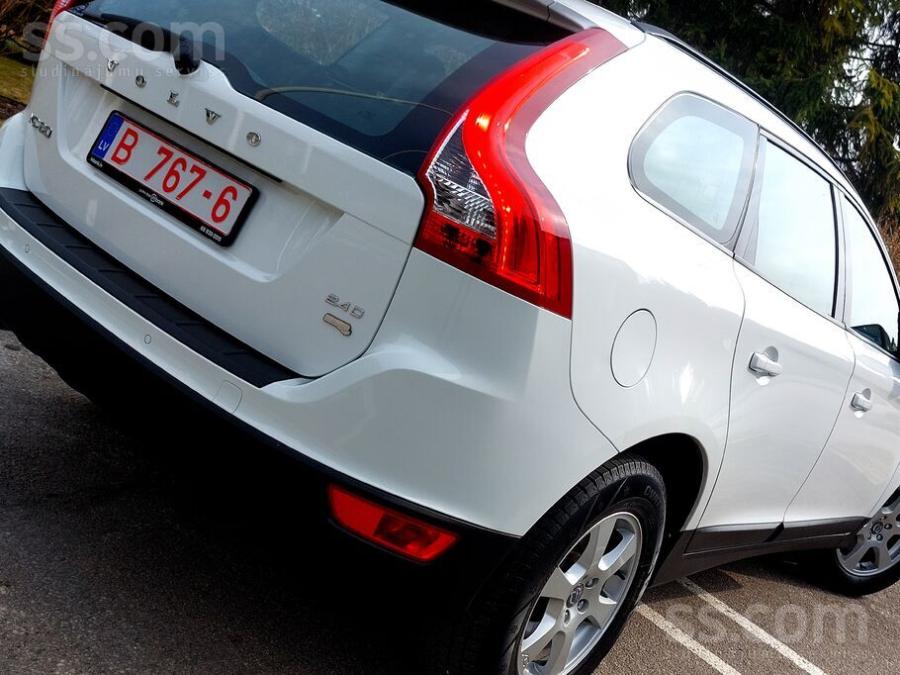 Balts Volvo XC60 2009 Rīga, ar dzinēja tilpumu 2.40 L un nobraukumu 199 tūkst. km par 7900 €, foto 13 vietnē AUTOMOTO.COM.LV