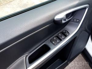 Balts Volvo XC60 2009 Rīga, ar dzinēja tilpumu 2.40 L un nobraukumu 199 tūkst. km par 7900 €, foto 19 vietnē AUTOMOTO.COM.LV