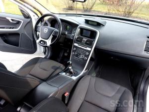 Balts Volvo XC60 2009 Rīga, ar dzinēja tilpumu 2.40 L un nobraukumu 199 tūkst. km par 7900 €, foto 21 vietnē AUTOMOTO.COM.LV