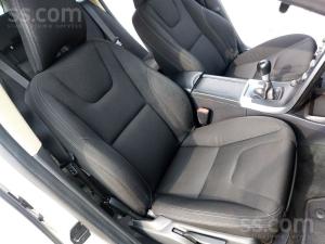 Balts Volvo XC60 2009 Rīga, ar dzinēja tilpumu 2.40 L un nobraukumu 199 tūkst. km par 7900 €, foto 22 vietnē AUTOMOTO.COM.LV